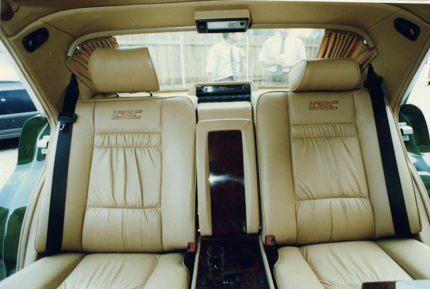 Re: Lotec Ambassador BiTurbo auf 126er Basis...